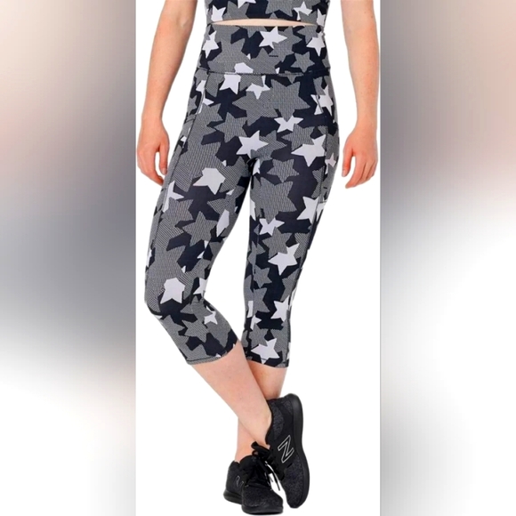 zuda | Pants & Jumpsuits | Zuda Leggings Black And White Star Print ...